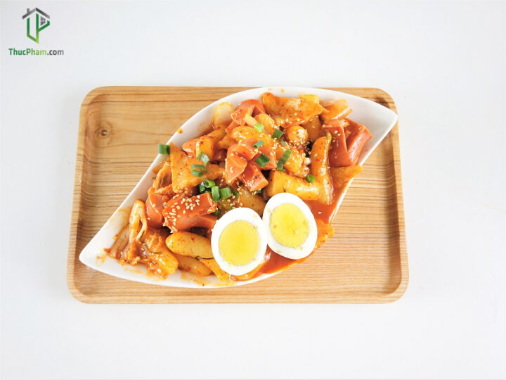 Tokbokki cay kim chi thơm ngon ai cũng thích mê